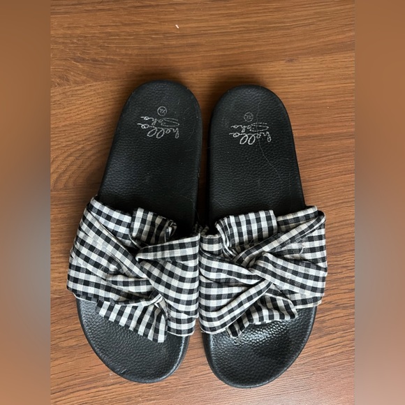 Soho | Shoes | Soho Black White Slides | Poshmark
